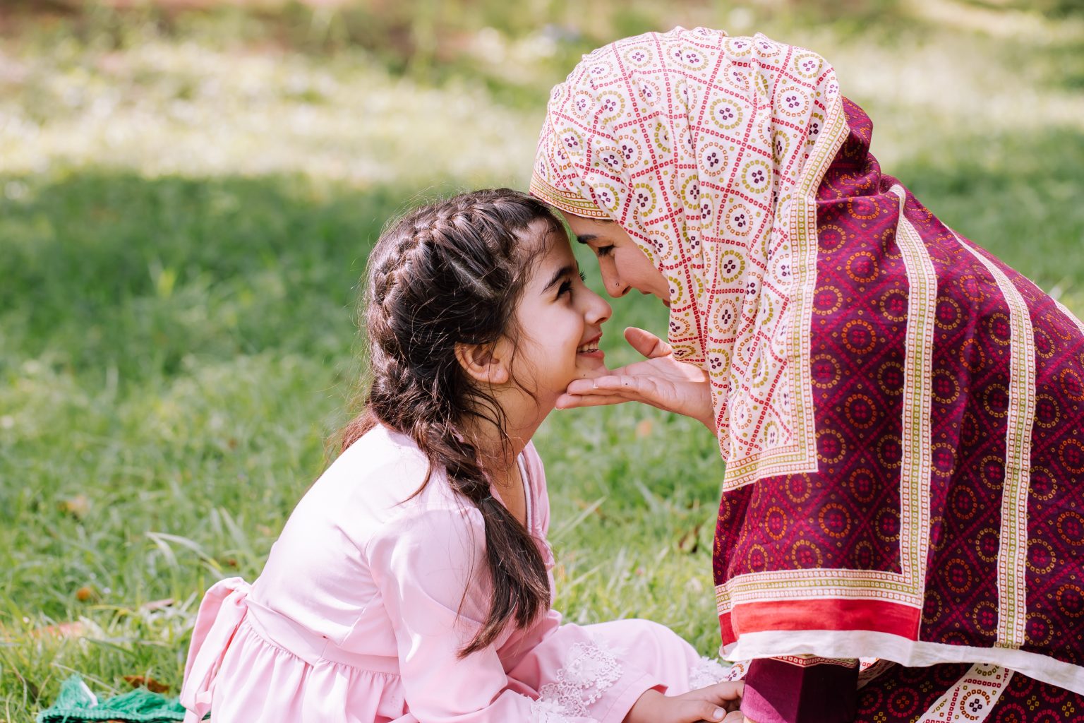 20 beautiful hadiths & Islamic sayings about parents - The Muslim Vibe