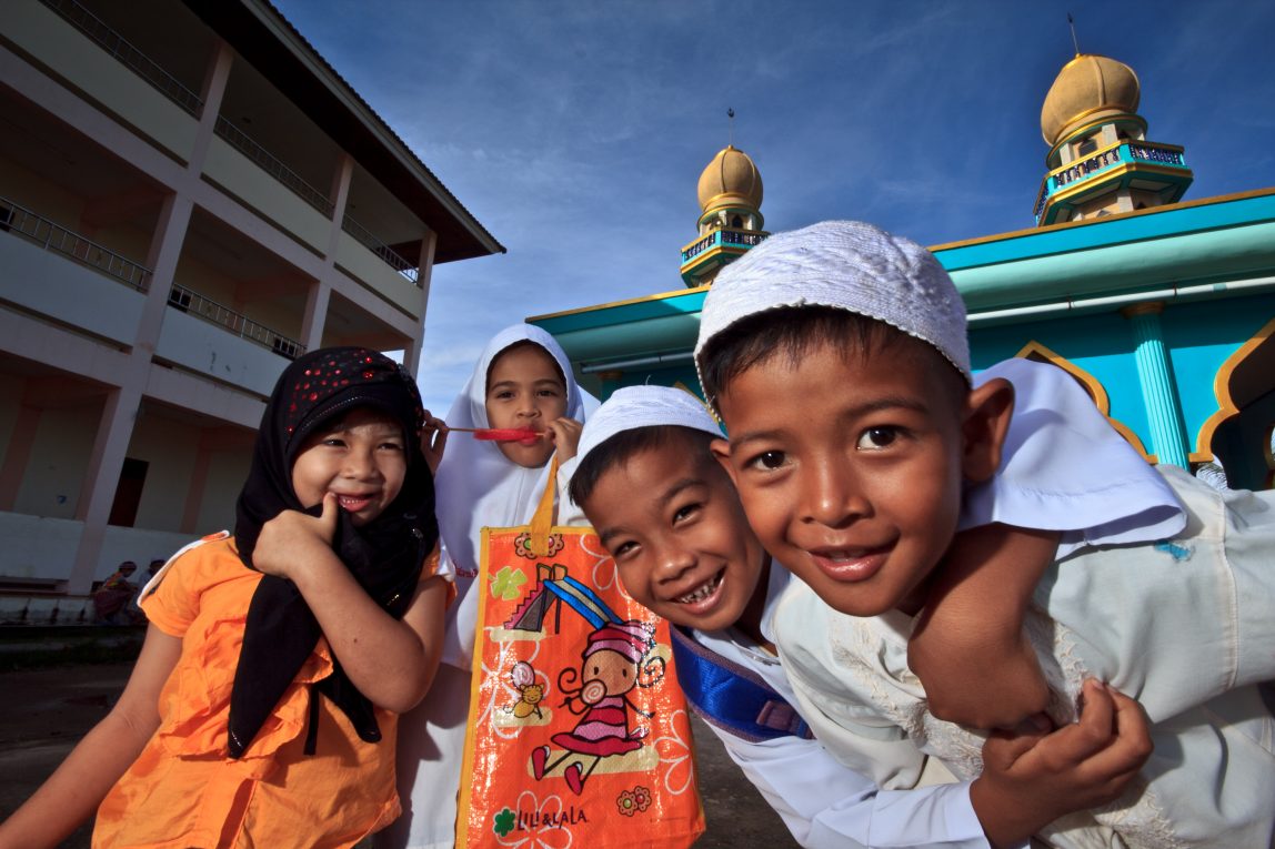 How Many Muslims Are There in the World? 12 Beautiful Facts on Muslim ...