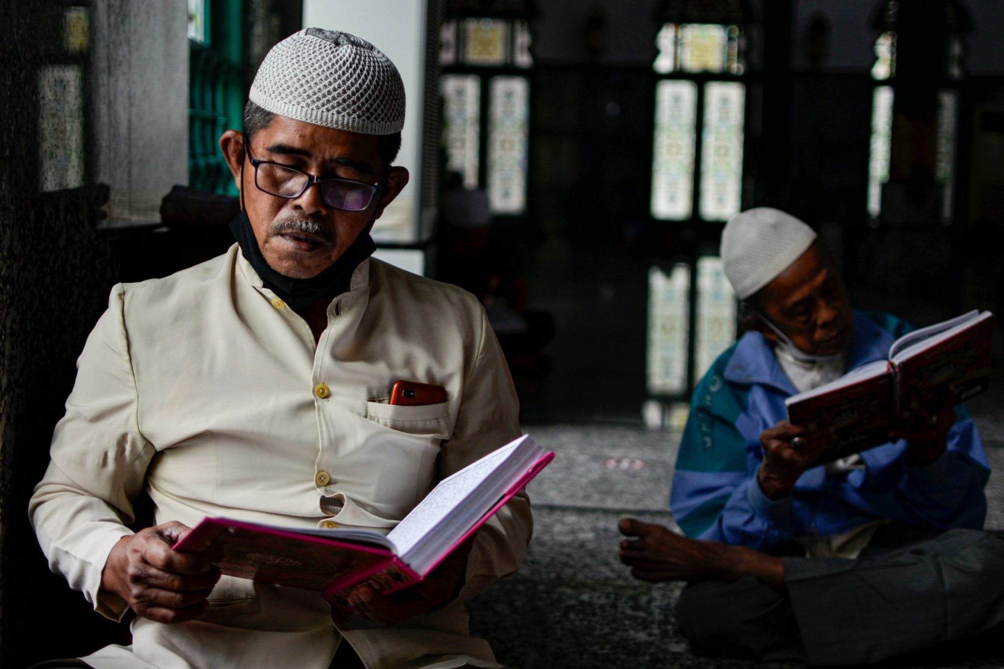 How to Better Understand and Study Hadith - The Muslim Vibe