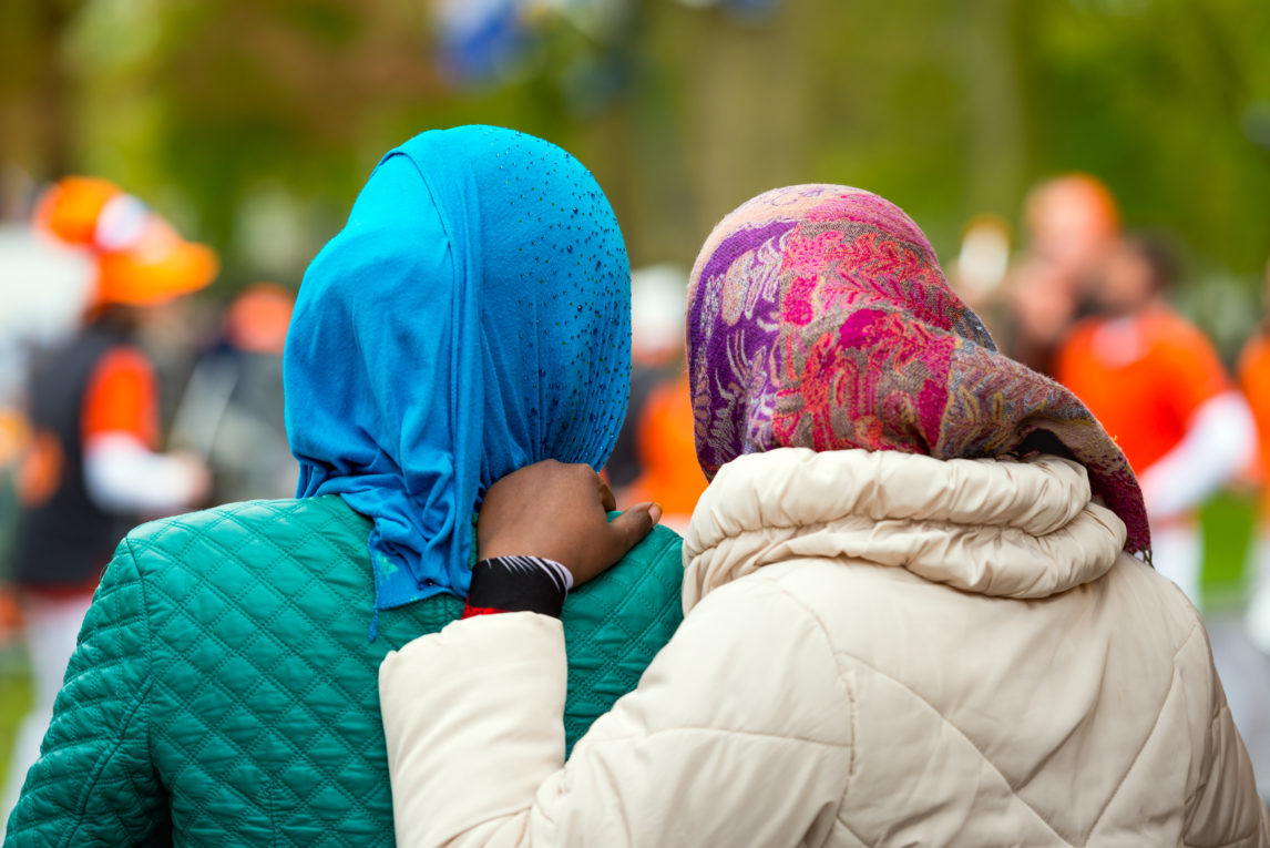How to Regulate Interactions with Non-Mahrams in the West - The Muslim Vibe