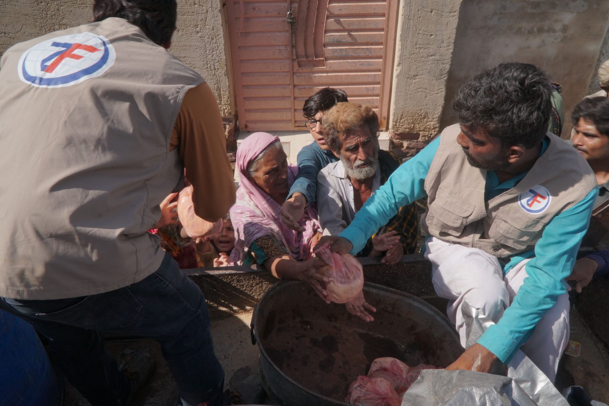 How Pakistan Flood Relief Donations Saved Lives - The Muslim Vibe